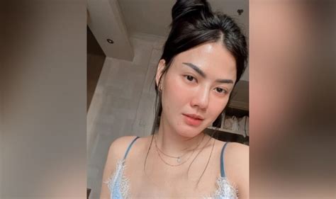 Cuma Pakai Piyama dan Wajah Tanpa Riasan, Kecantikan Nita Gunawan Saat ...