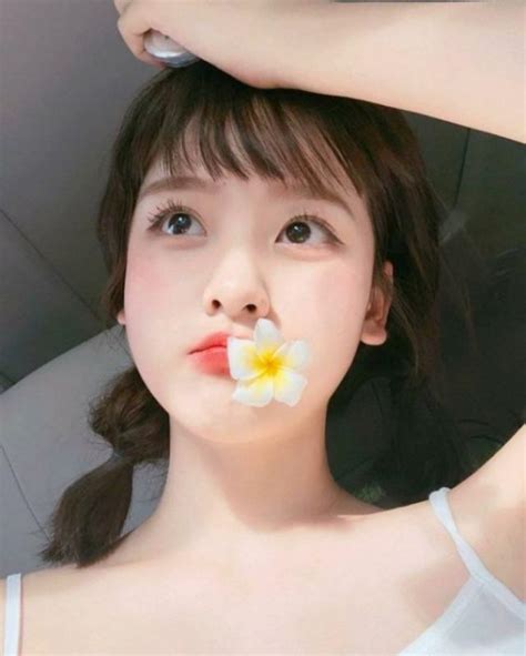 Kh Ng Ch Xinh Nh Hoa H U Con G I Mc Quy N Linh C N T Tay L M T C P Kh Ng K M Salon