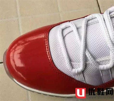 2016 款 Air Jordan 11 Low Varsity Red” 白红实物新图 优鞋网