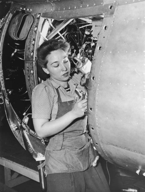 On The Home Front Women Workers Of Douglas Aircraft Factory During