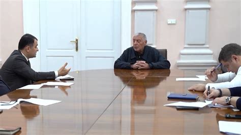 ბათუმის მერი მოსახლეობას ხვდება Youtube