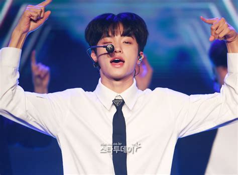 포토 동표 윙크 유혹 스타투데이