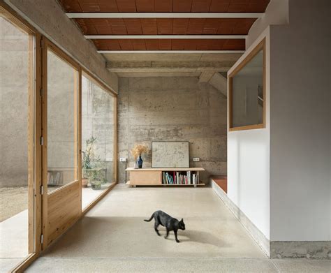 Mach References High Tech Architecture At Casa Collumpio In Barcelona