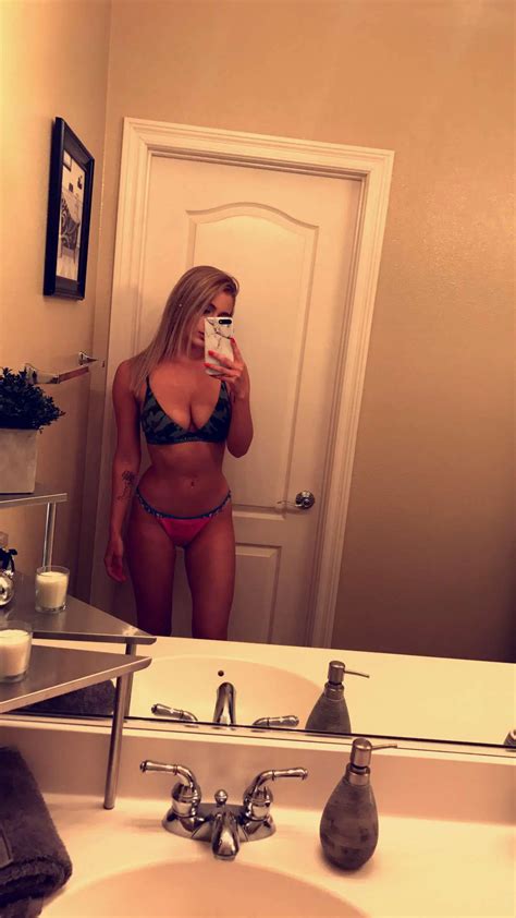 Up Arrow For Nude One😈💋 Scrolller