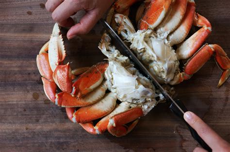 How To Clean And Break Down Crabs Honestlyyum How To Clean And Break Down Crabs Honestlyyum