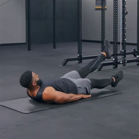 How To Do Bear Crawl Hold Video Form Muscles Worked Tips Zing Coach