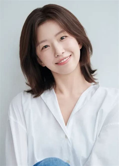 Yoon Ga I Biography Wegreen Entertainment