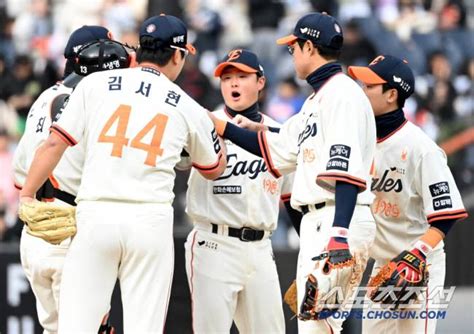 7연승 Vs 8승2패 판도 뒤집은 상승세 한 팀은 분명 꺾인다첫 대결부터 변수가