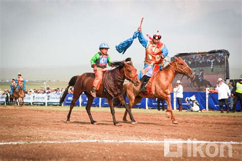 360 Соёолон насны морьдын уралдаан