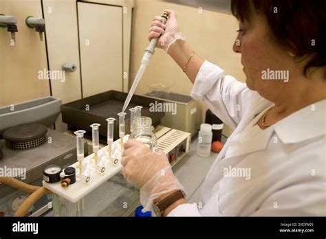 Solid Phase Extraction Spe Laboratory Of Agri Environmental Safety Departamento De