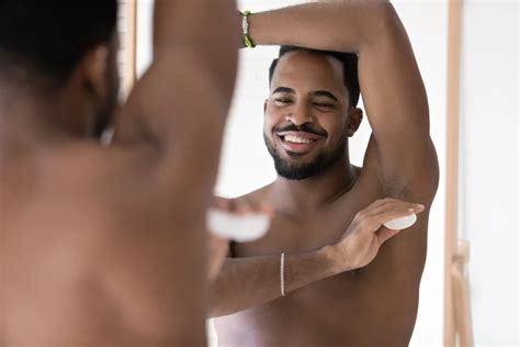 5 Best Deodorant Scents For Men In 2025