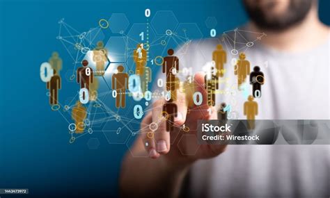 앞에 있는 투명한 화면에서 예시적인 3d 렌더링 사용자 아이콘의 웹을 터치하는 남자 가상현실에 대한 스톡 사진 및 기타 이미지 가상현실 개념 개념과 주제 Istock