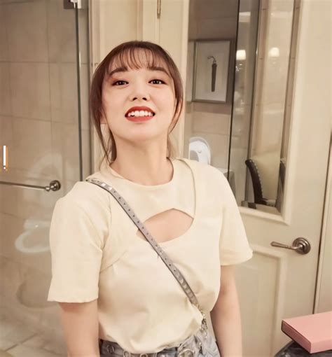 💖 Cheng Xiao Fan Edit 💖 Cheng Xiao Fan Edits Open Shoulder Tops