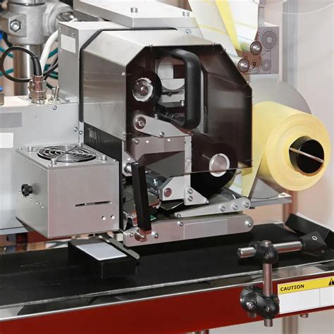 An Ultimate Guide To Buying A Semi Automatic Labelling Machine