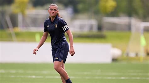 Giorgia Termentini Pens First Professional Contract Joins Arezzo On