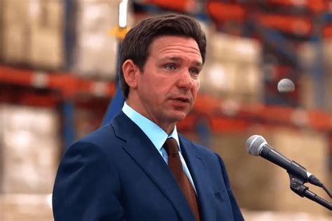 Ron Desantis Offers To Allow Donald Trump A Teleprompter At The Next
