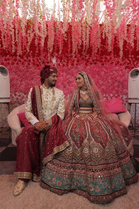 Creative Couple Reception Photography Ideas Bride Fashion