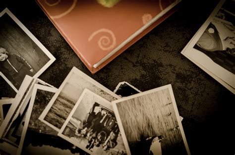 무료 이미지 화이트 사진술 사진 작가 늙은 색깔 기억 노스탤지어 검은 상표 사진들 미술 디자인 기념품