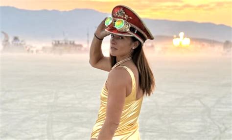 Danica Patrick Goes Viral For Her Cheeky Swimsuit Photo The Spun