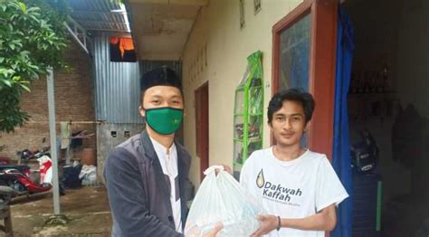 Jurusan Mpi Uinam Berbagi Paket Idul Fitri Ke Mahasiswa