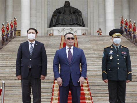 Монгол Улсын Зэвсэгт хүчнээс Афганистанд үүрэг гүйцэтгэсэн цэргийн багуудад хүндэтгэл үзүүллээ