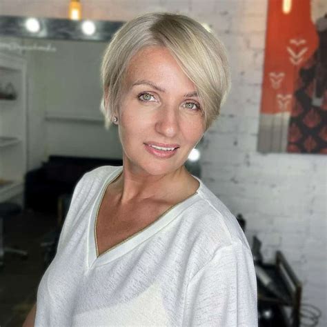 15 Sophisticated Pixie Cuts For Women Over 50 To Shine