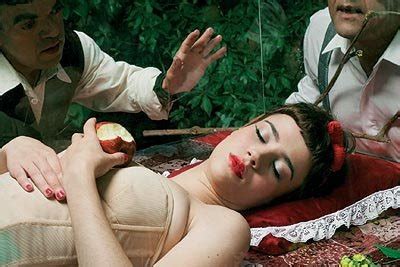 ES UNA NENA LA BLANCANIEVES MAS SENSUAL EN LA REVISTA ROLLING STONE