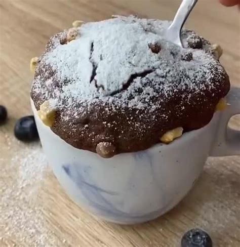 10min · 1 Serving Нежный влажный но при этом Воздушный Бананово Шоколадный Кекс в