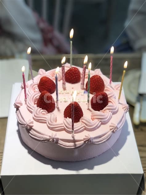 생일케이크 빈티지케이크 빈티지 딸기케이크 생일 사진이미지일러스트캘리그라피 Nlunalucifer작가