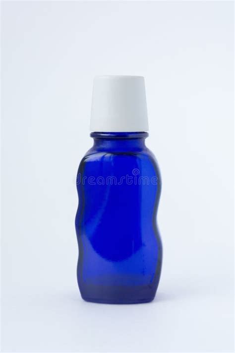 Blaue Phiole Der Leeren Glasphiole Stockfoto Bild Von Hintergrund