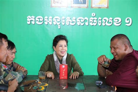 លោកតាខ្មៅ ម្ចាស់ភ្នំដងរែក លោកតាខ្មៅ ម្ចាស់ភ្នំដងរែក