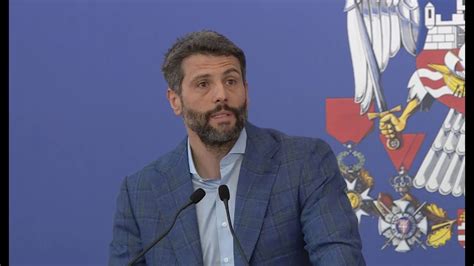 Шапић Од сутра подела картица за бесплатан улаз на базене Youtube