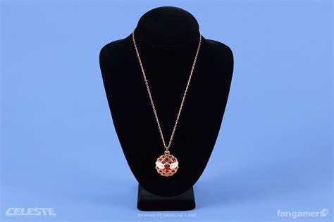 Celeste Strawberry Pie Mirror Locket Fangamer Europe