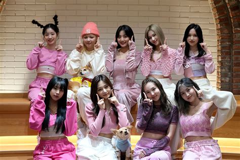 Who Are Twice Get To Know The Breakthrough K Pop Girl Group Us Weekly