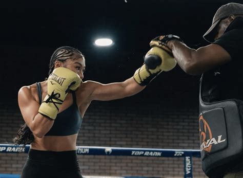 Wbc Ordonne Alycia Baumgardner Contre Delfine Persoon Taekwondo Club