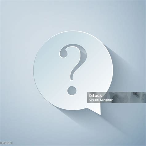 회색 배경에 격리 된 원 아이콘의 종이 잘라 물음표 위험 경고 기호입니다 자주 묻는 질문 기호입니다 파일 복사 채팅 연설 거품 및 차트 웹 아이콘 종이 아트 스타일입니다