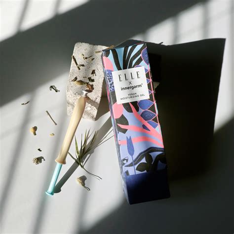 Innergarm 비건 인증 X 착한 성분 X 친환경 ⠀ 이 세 가지를 모두 갖춘 보습 젤이 있다 ⠀ 바로 이너감의 비건 이너 모이스처라이징 젤 ⠀ 약산성 Ph에