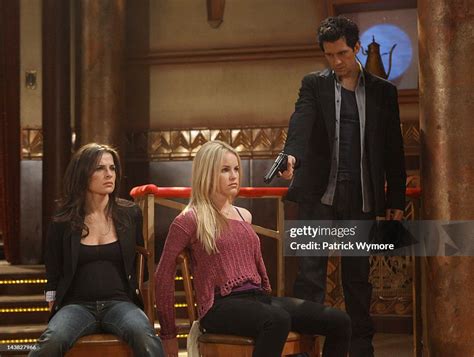Hospital Kelly Monaco Julie Berman And Ronnie Marmo In A Scene