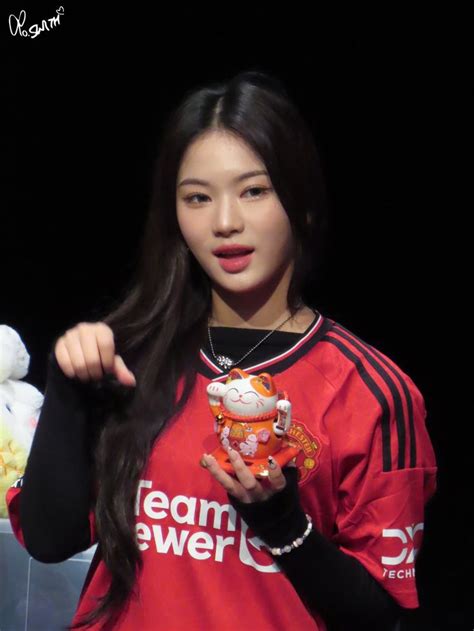 축구 유니폼을 입은 아이돌들을 알아보자 유머 움짤 이슈 에펨코리아