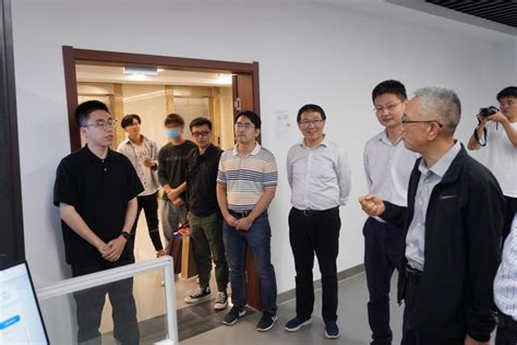 Legal Lm Knowledge Graph Enhanced Large Language Models For Law Consulting 数据空间研究中心