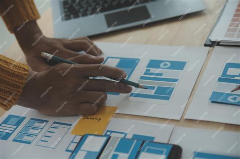 Premium Photo Website Designer Creative Planning Application Development Draft Sketch Drawing