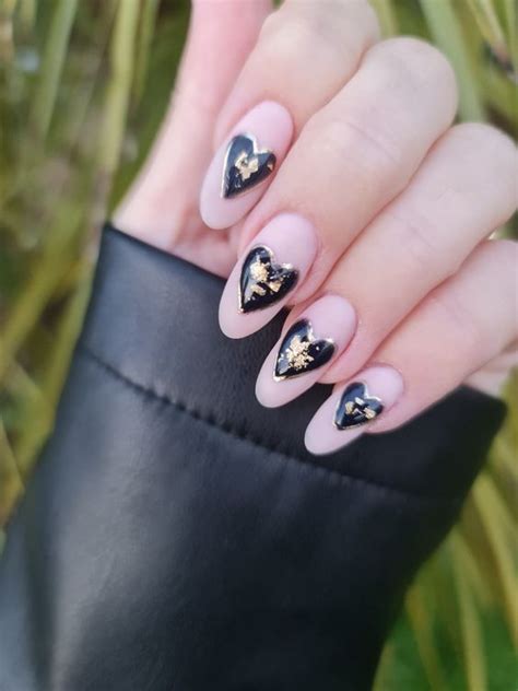 17 шармантни маникюра за Свети Валентин всички идеи на едно място СНИМКИ За Жената