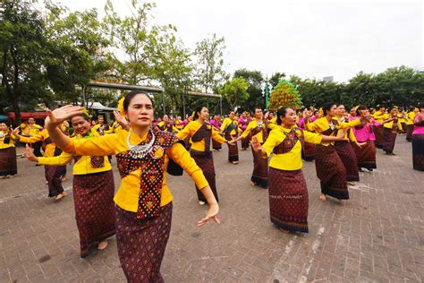 ขอนแก่นชวนสัมผัสเสน่ห์ไหมมัดหมี่ ในงาน “เทศกาลไหมนานาชาติ ประเพณีผูกเสี่ยว และงานกาชาดปี 2562”