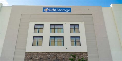 Exclusive Public Storage Bids For Rival In Unsolicited 11 Billion Offer Wsj