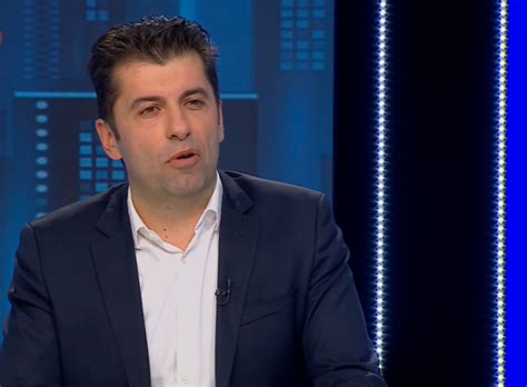 Киро блесна с нова изява разпасан и без вратовръзка засвири на патриотичната струна закани се