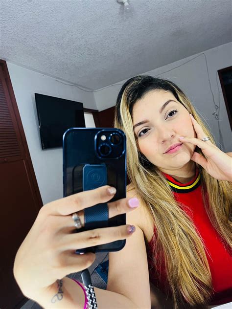 Camila Cruzz S Homepage On Myfreecams Com