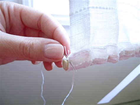 DIY Window Covering For Awkward Window Dans Le Lakehouse