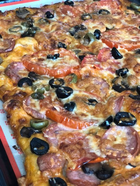 Пицца на слоёном тесте с рикоттой 287 ккал рецепт с фото пошаговый от Светлана Лыжина