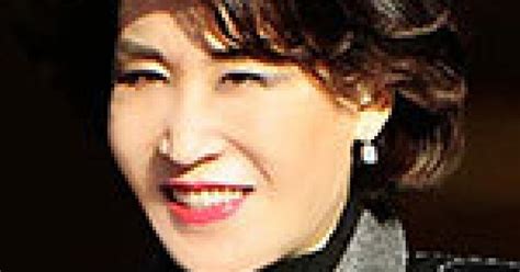 정유경 회장 승진… 둘이 된 ‘신세계