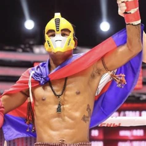 មនុស្សយន្ត រតនៈ សុធី Phnom Penh